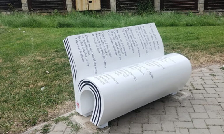 În parcul Copou și în Bucium au fost montate primele bănci tip „carte ...